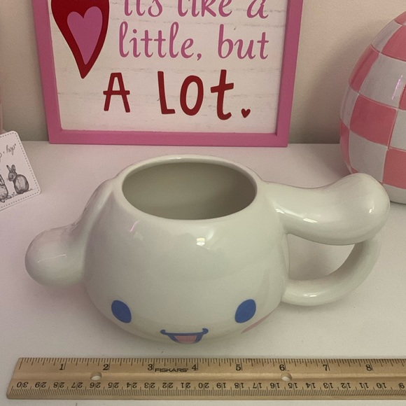 Hello Kitty | Dining | Hello Kitty Cinnamon Roll Brand New Mug Hand ...